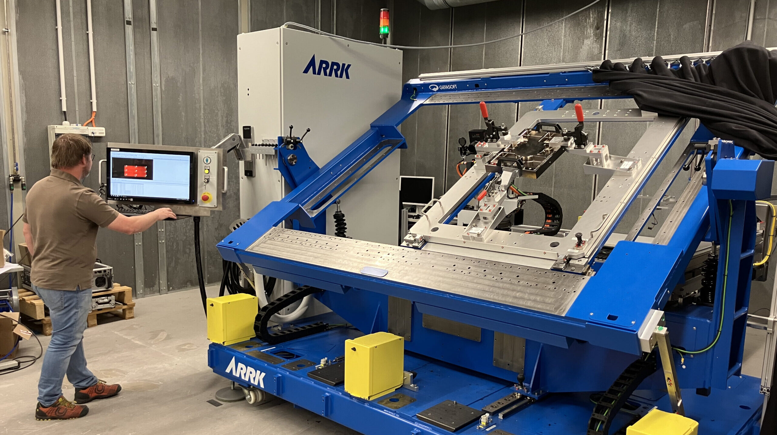 Arrk Engineering and Gefasoft develop test bench for HUDs in vehicles ...